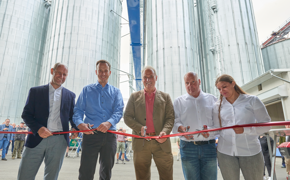 RWZ-Agrarzentrum erweitert: Zukunftsstandort Miehlen | Raiffeisen Waren ...